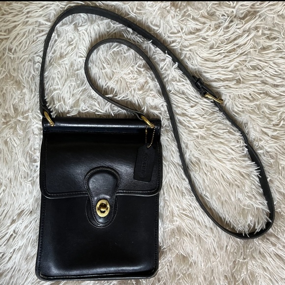 Coach | Bags | Coach Murphy Willis Turnlock Smooth Leather Crossbody ...